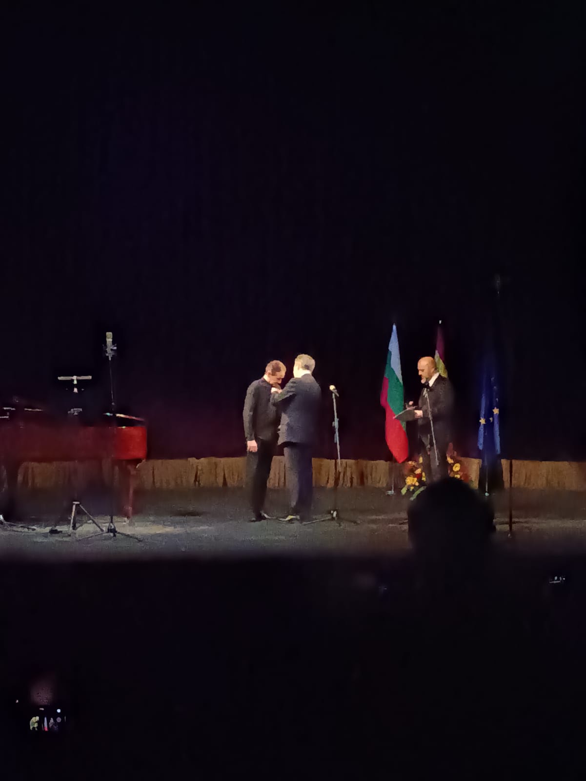 Condecoración del Maestro Ludmil Angelov